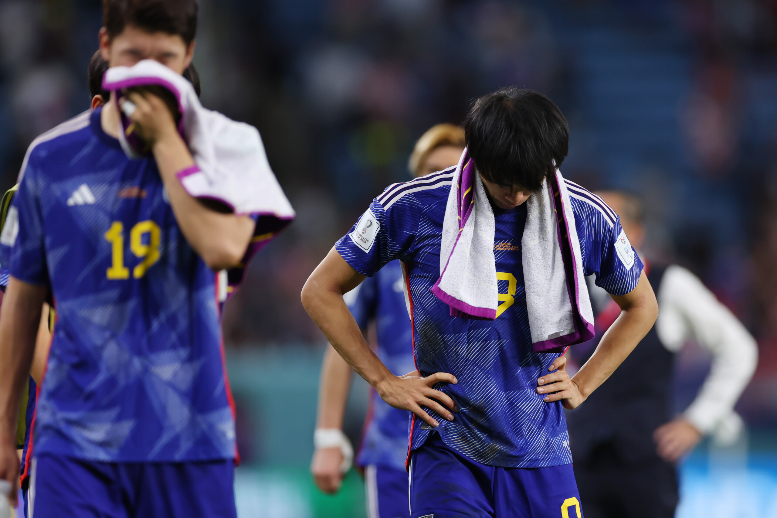 W杯16強の壁を破るのに何が足りなかったのか…三笘、吉田、鎌田、伊東らの涙と言葉から紐解く“答え”とは？「その先に行こうと考えると…」 – 本格スポーツ議論ニュースサイト「RONSPO」