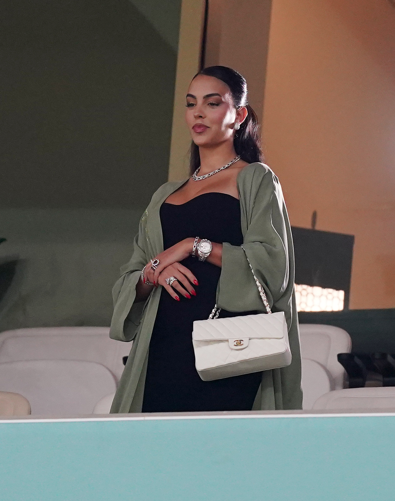 「なぜ世界最高の選手を過少評価したのか」C・ロナウドのモデル”恋人”が先発外してモロッコに敗れたサントス監督を痛烈批判？！ – 本格スポーツ議論ニュースサイト「RONSPO」