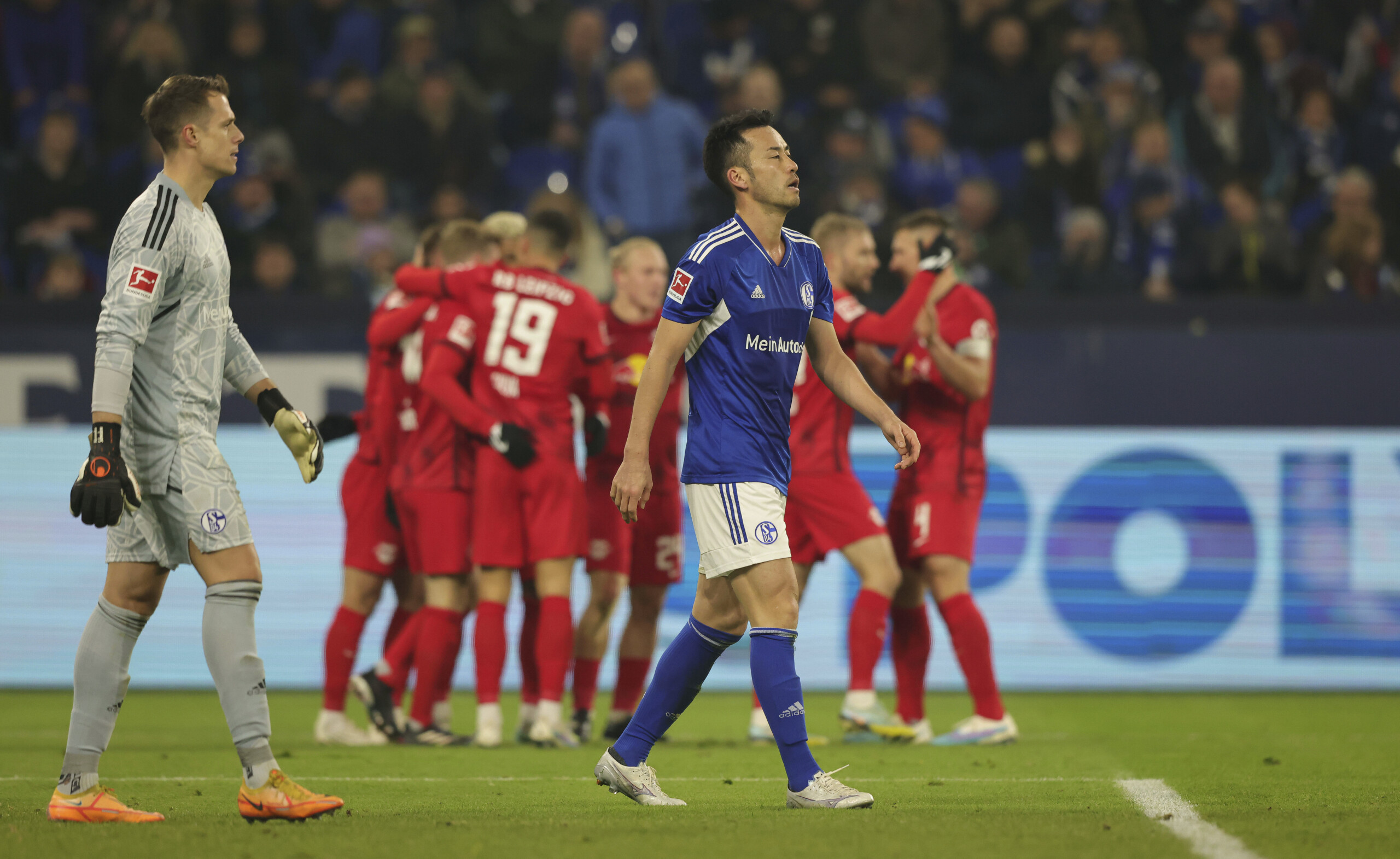 吉田麻也が窮地？！守備崩壊の最下位シャルケで“最下位採点”を受けたベテラン日本代表CBの去就が不透明に – ページ 2 – 本格スポーツ議論ニュースサイト「RONSPO」