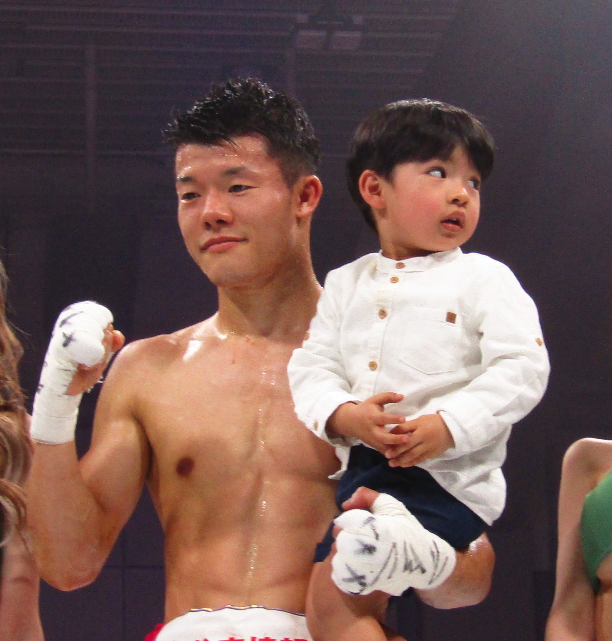 亀田和毅が対戦相手の聴覚障がい発覚で試合中止の危機を乗り越えて“世界前哨戦”にTKO勝利…狙うはWBA王座と井上尚弥戦 – 本格スポーツ議論ニュースサイト「RONSPO」