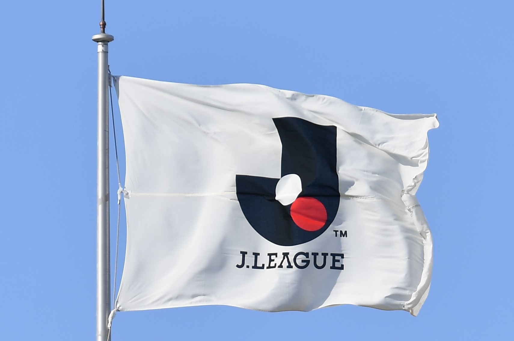 誤審シーンを茶化した無神経な投稿放置でJリーグ公式SNSが”大炎上”…問題意識に欠けた残念な対応 – 本格スポーツ議論ニュースサイト「RONSPO」