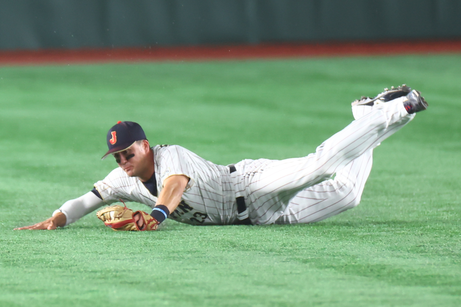 WBC“リアル侍”ヌートバーが初のお立ち台で日本語で叫ぶ…「ニッポンダイスキ！ミンナ、アリガトウ！」…適時打＆超美技で韓国戦の逆転圧勝劇を牽引 – 本格スポーツ議論ニュースサイト「RONSPO」