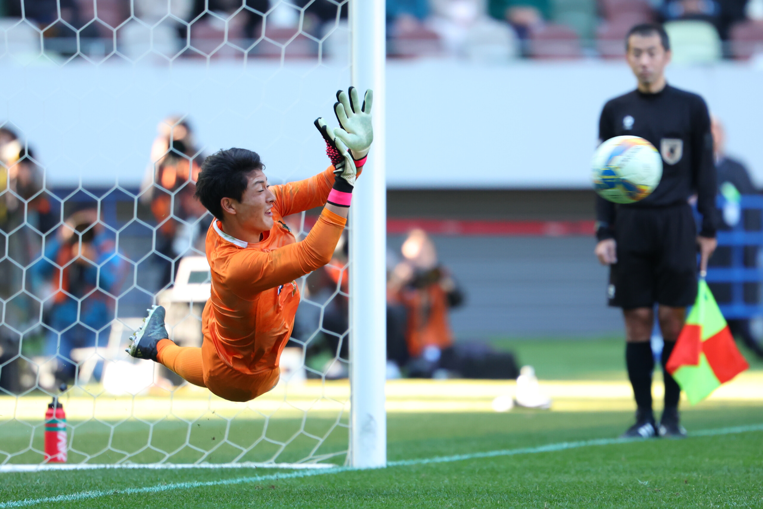 なぜ青森山田高の“守護神”鈴木将永はPK戦で2発を止めることができたのか…背景にあった異色のルーティン…8日に近江と決勝 – ページ 2 – 本格スポーツ議論ニュースサイト「RONSPO」