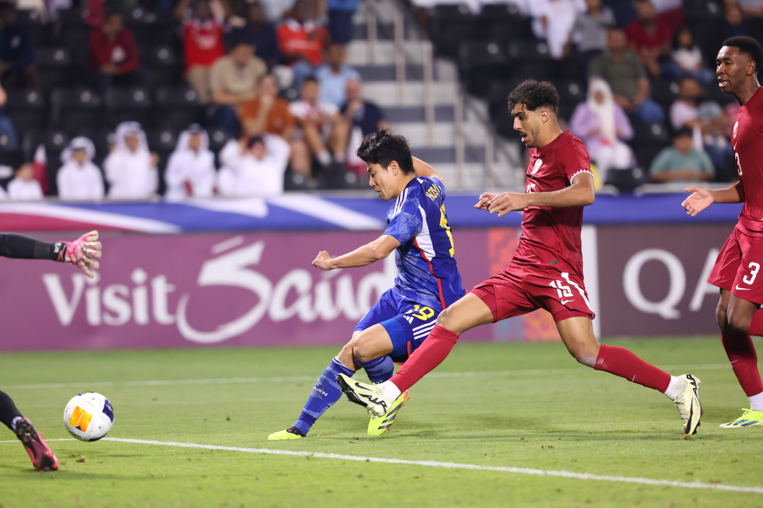 「U-23日本が勇敢なカタールの心を打ち砕く」相手GKが一発レッド退場で数的有利も延長戦にもつれこむ激戦に…次戦に勝てばパリ五輪出場決定！ – 本格スポーツ議論ニュースサイト「RONSPO」