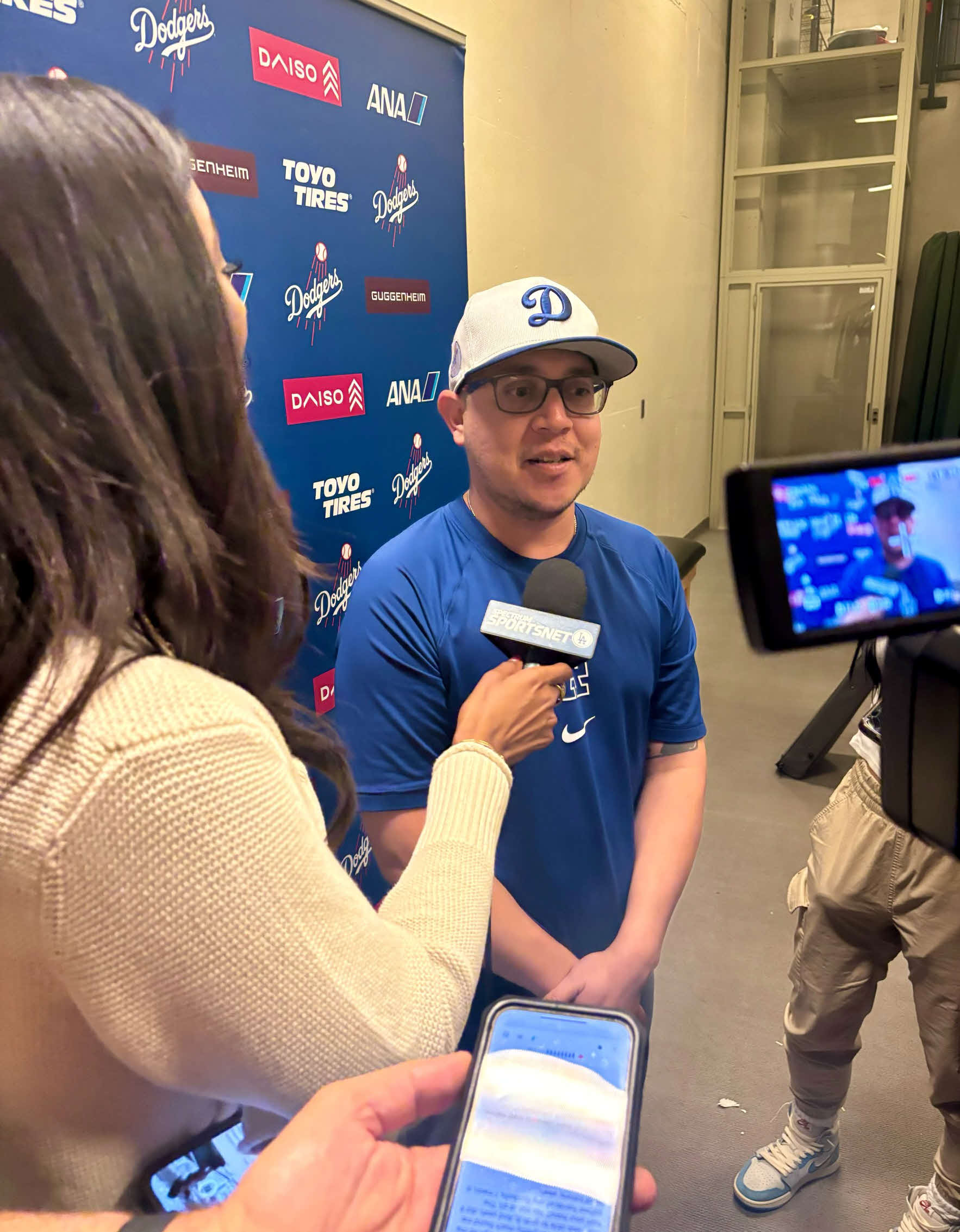 「ポルシェはもらっていない。噂に過ぎない」大谷翔平の”生命危機”を救った38歳のバットボーイが異例の緊急会見…大谷はSNSで「マイヒーロー!!」と感謝 – 本格スポーツ議論ニュースサイト ...