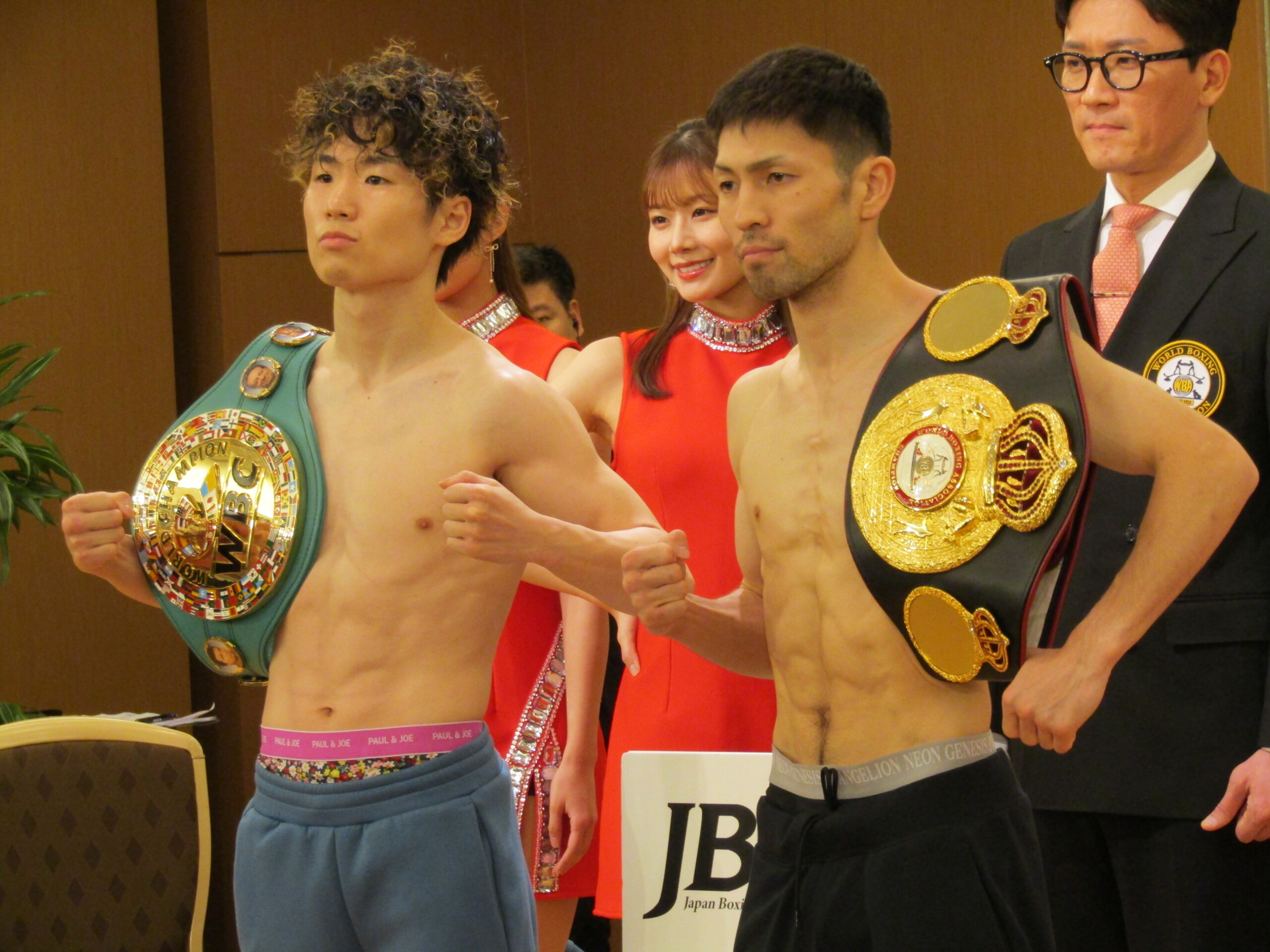 今日統一戦ゴング！WBC拳四朗の1万5000円超高級スイーツとWBAユーリの中華粥の“勝負飯対決”の判定は？ – 本格スポーツ議論ニュースサイト「RONSPO」